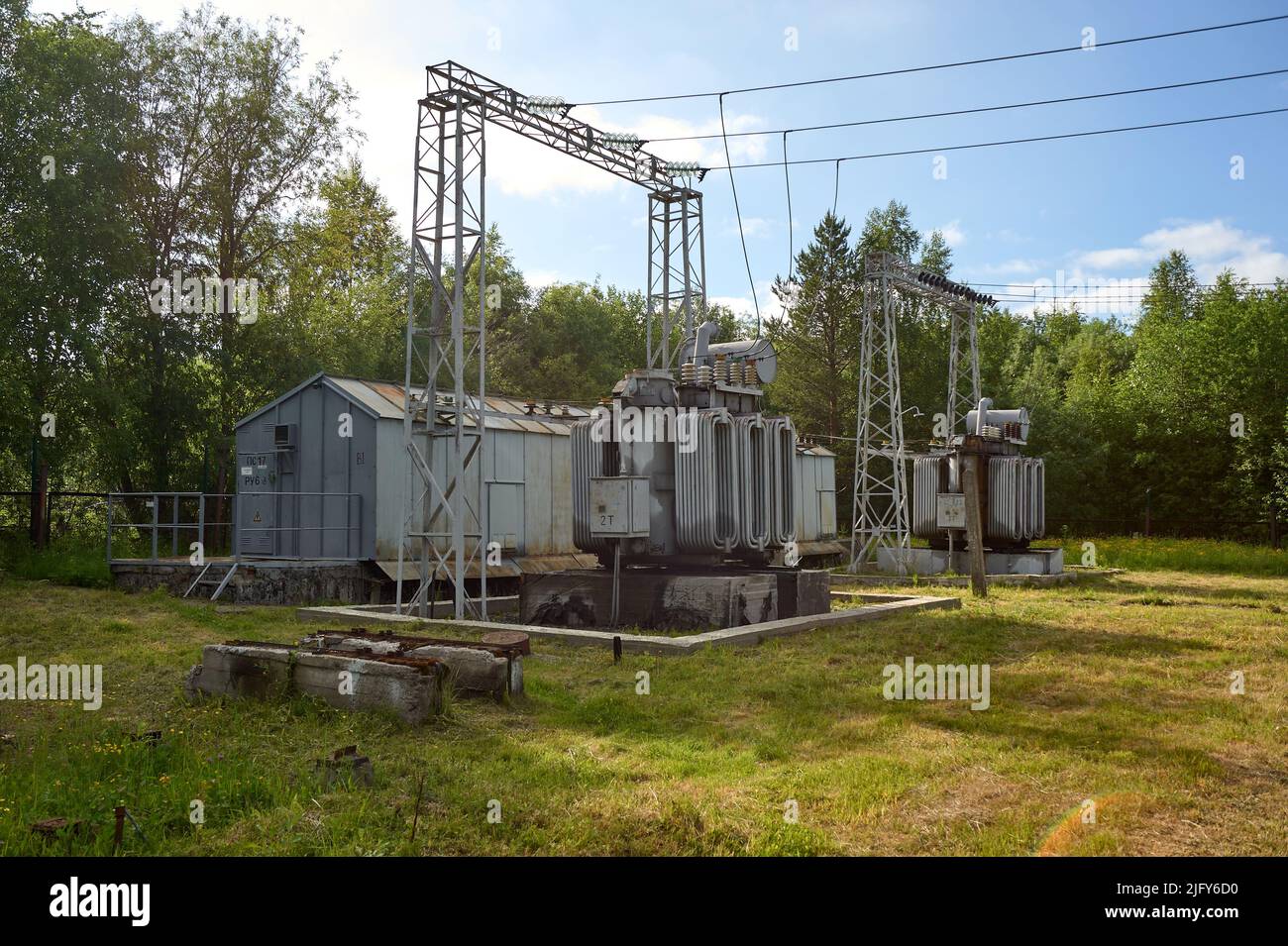 Electrical substation hi-res stock photography and images - Alamy