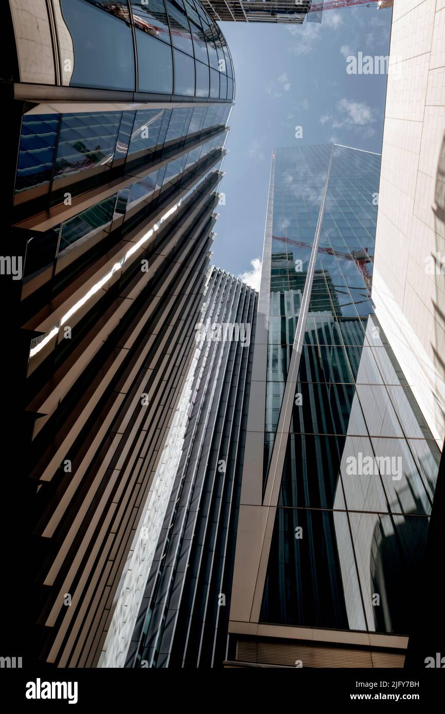 Reflective buildings uk city sunny hi-res stock photography and images ...