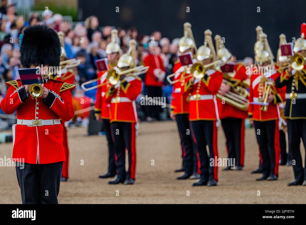 The chief of the general staff general sir patrick sanders hi-res stock ...