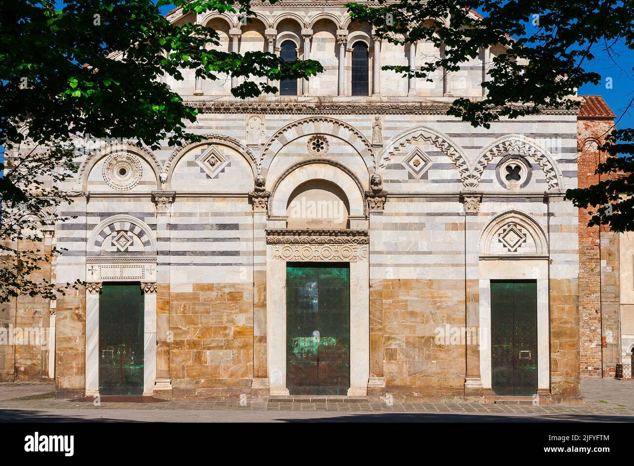 Pisan architecture hi-res stock photography and images - Alamy