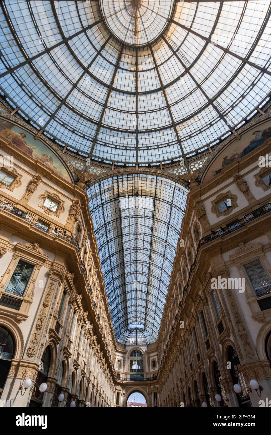 A vertical shot of Galleria Vittorio Emanuele II, Italy's oldest double ...