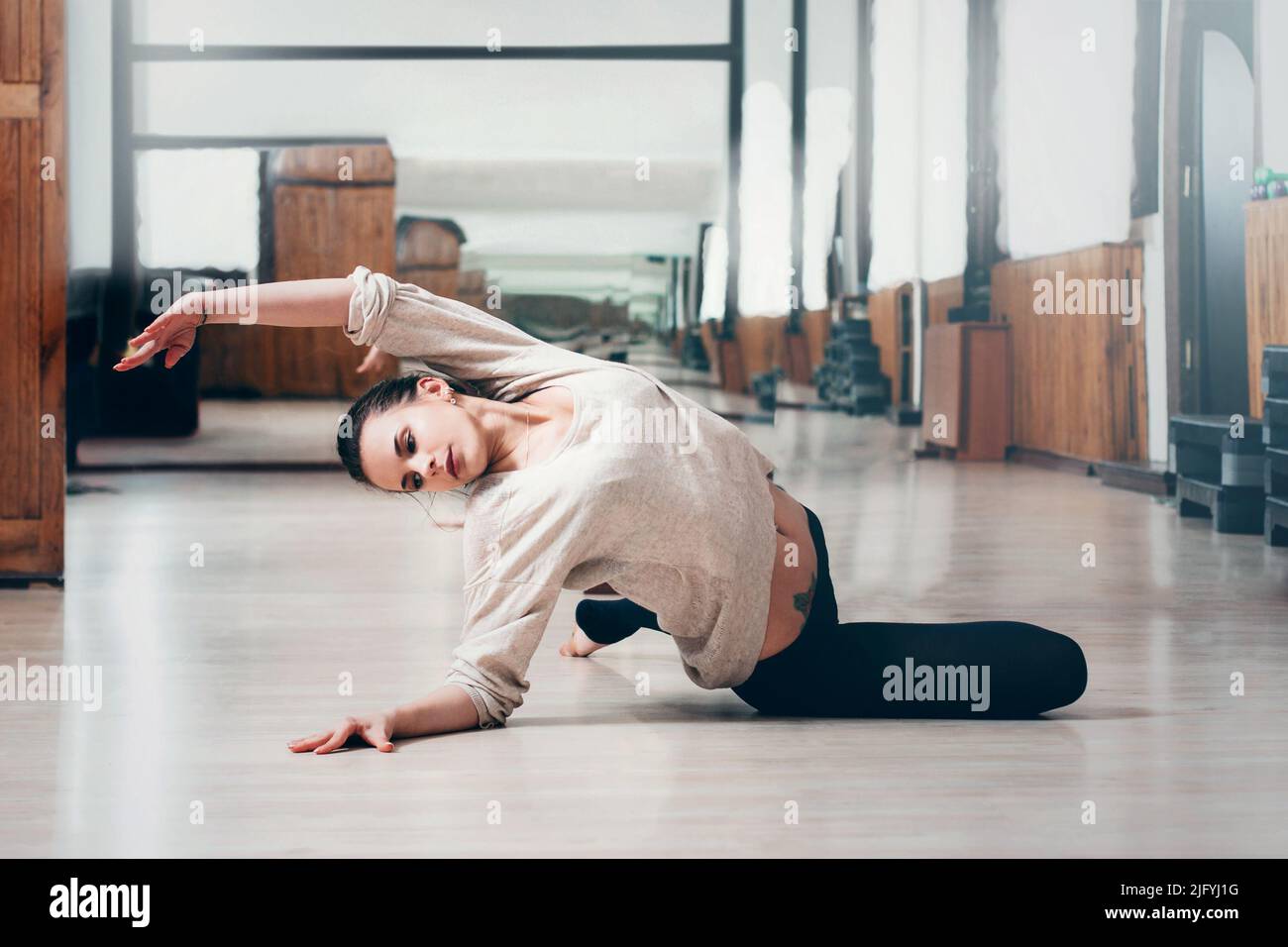 Contemporary dance dancer hi-res stock photography and images - Alamy