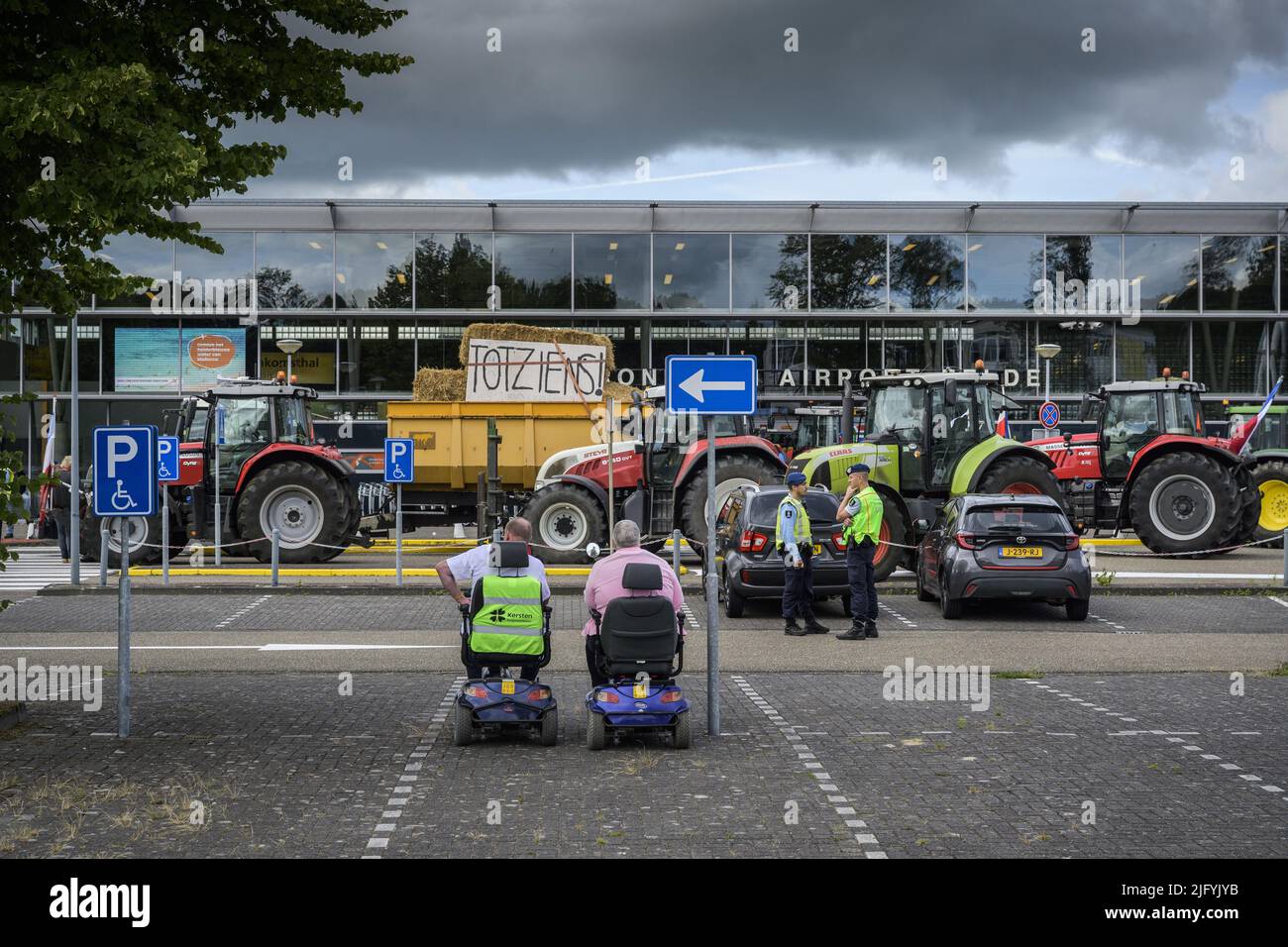 Organ transport car hi-res stock photography and images - Alamy