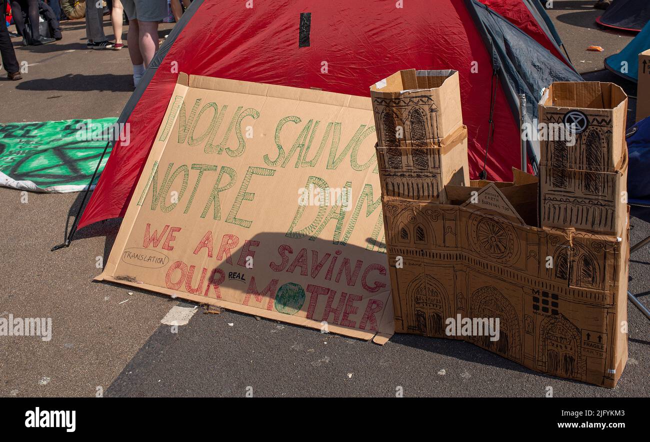 Climate change protest signs at the Extinction Rebellion demonstration ...