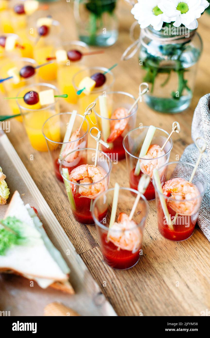Decorated catering banquet table shrimp hi-res stock photography and ...