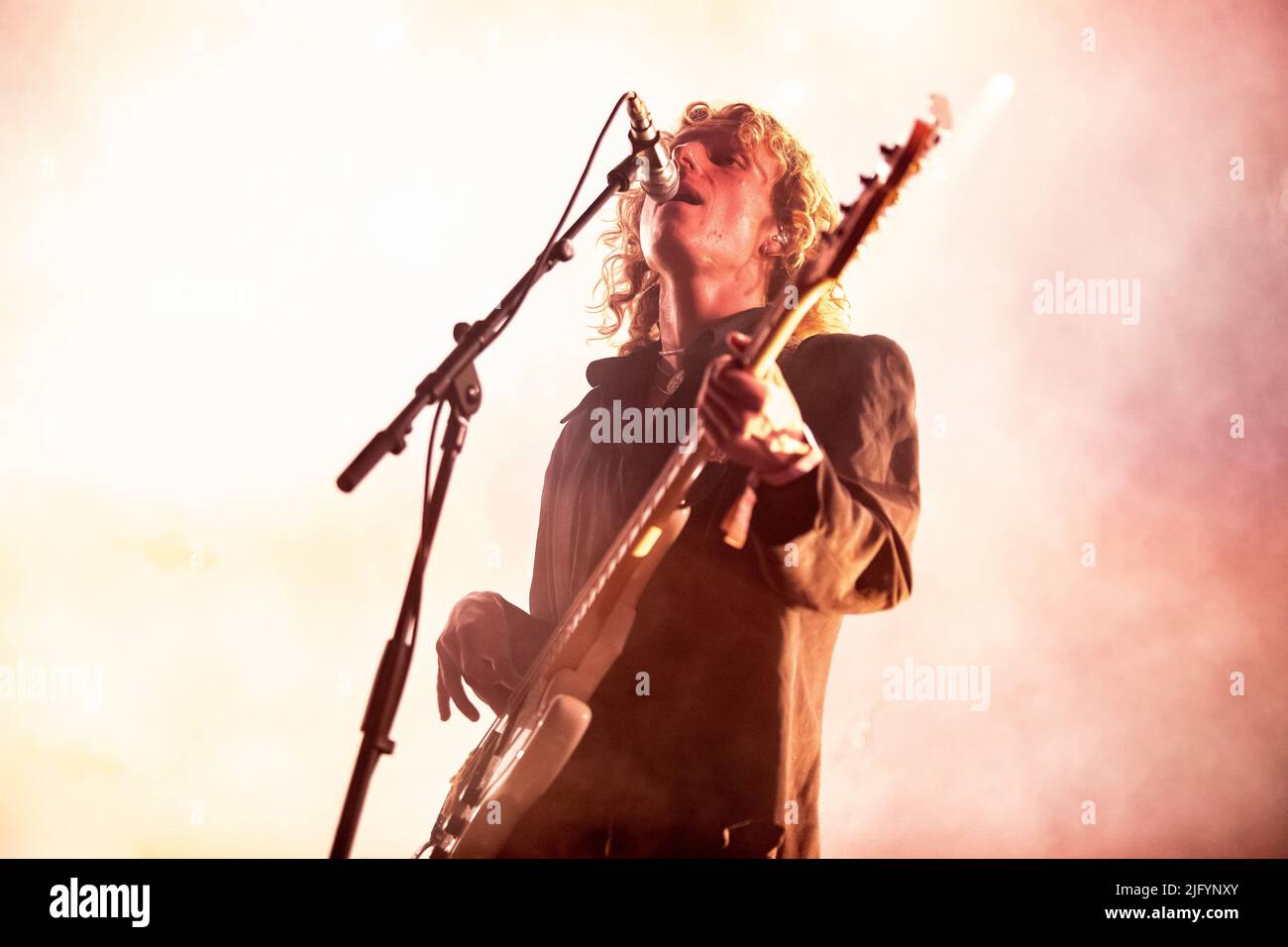 Parcels concert hi-res stock photography and images - Alamy