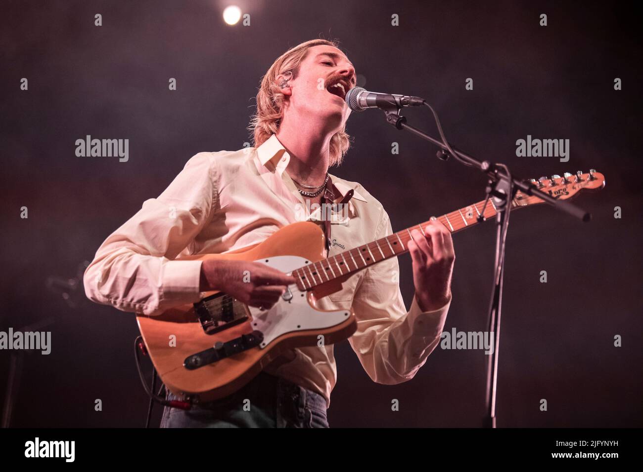 Parcels on stage hi-res stock photography and images - Alamy