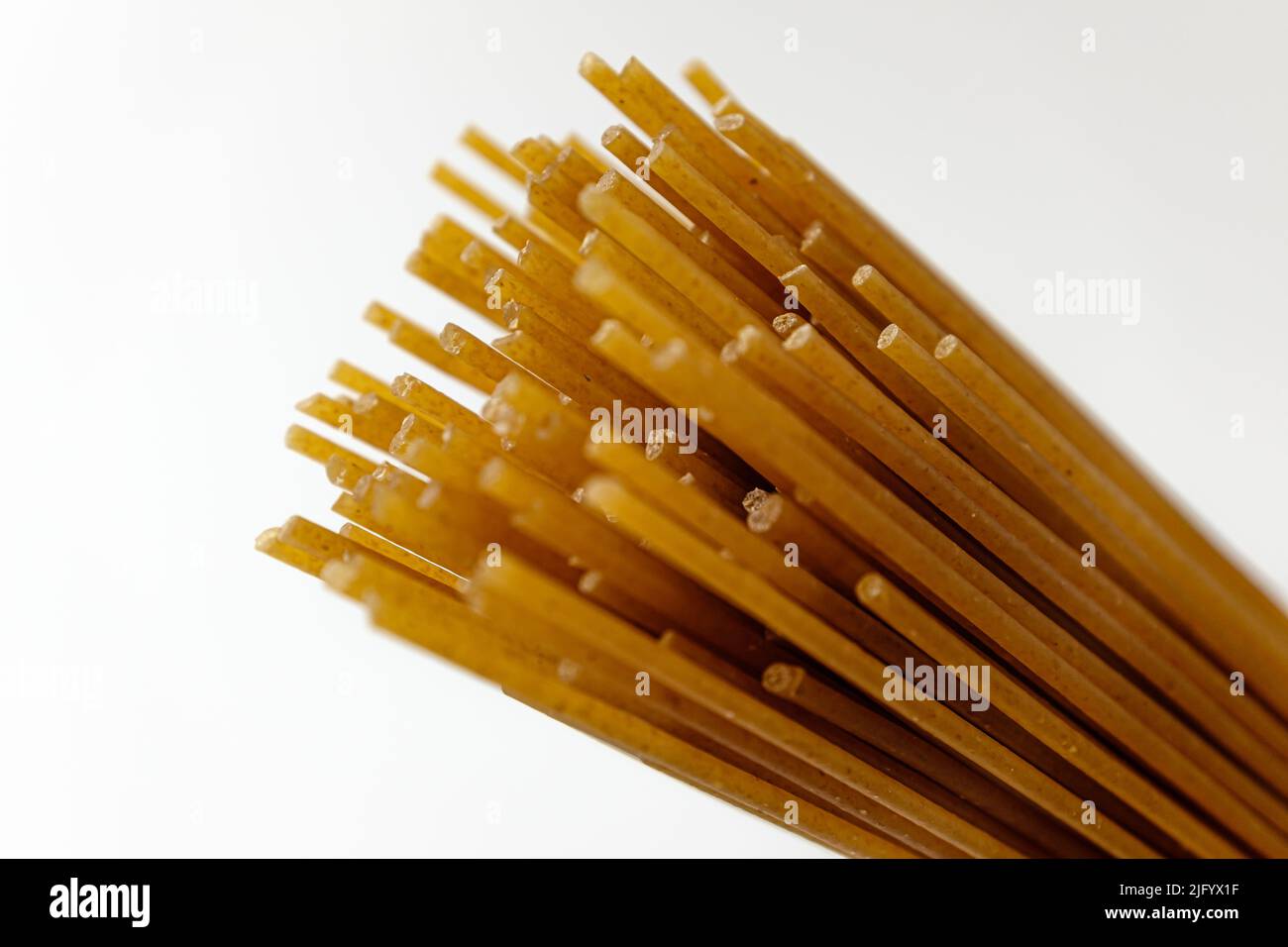 Whole spaghetti hi-res stock photography and images - Alamy