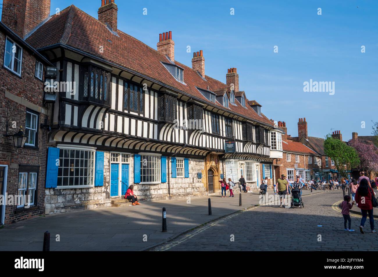 Tudor architecture hi-res stock photography and images - Alamy