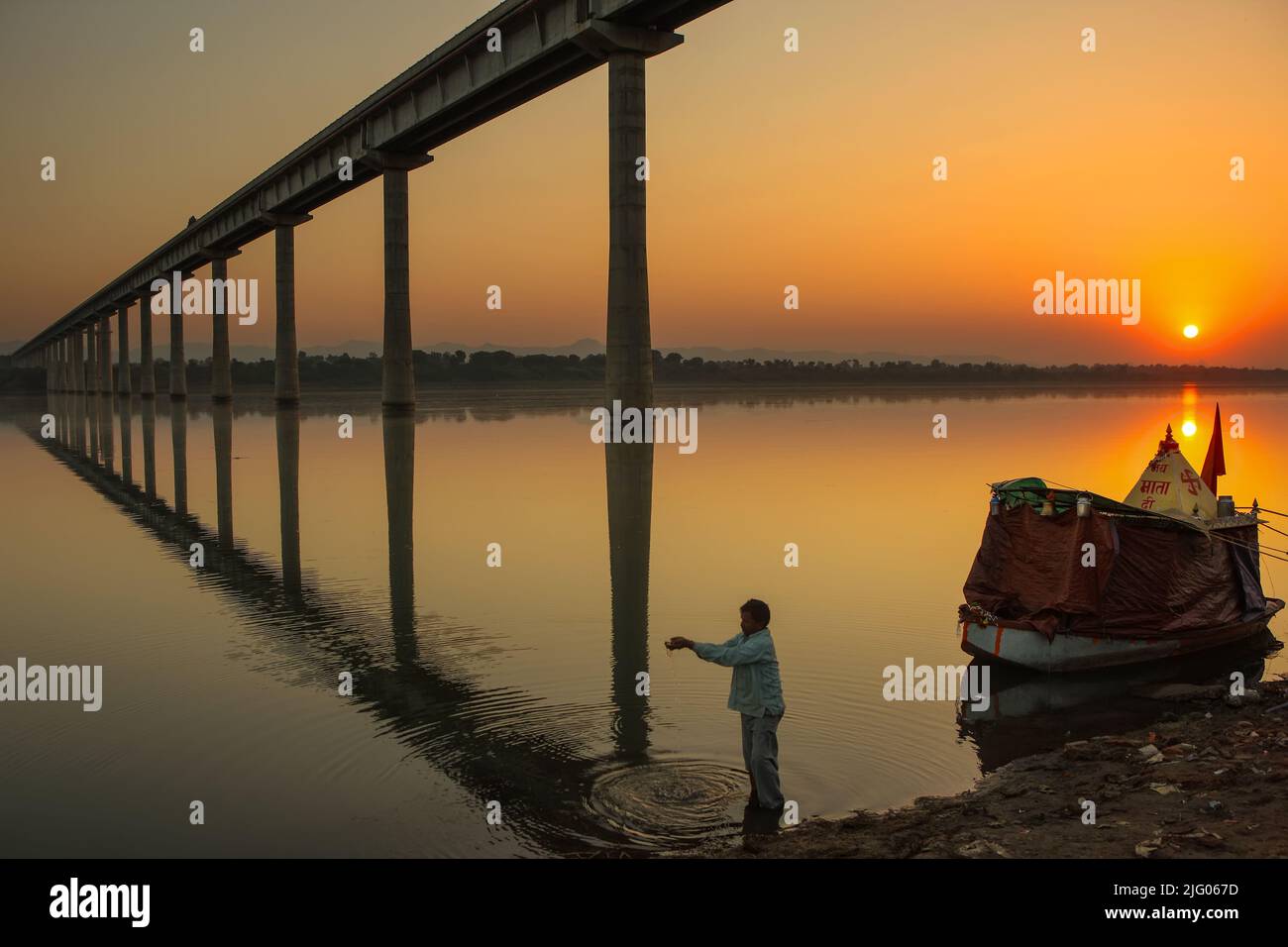 Bridge narmada river pradesh india hi-res stock photography and images ...