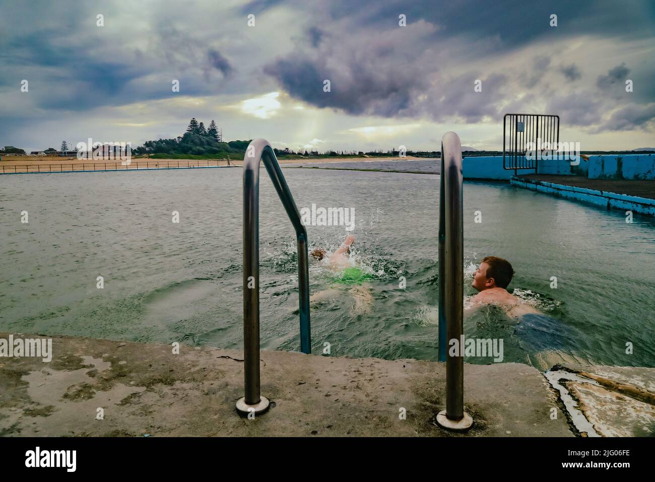 Kids and baths hi-res stock photography and images - Alamy