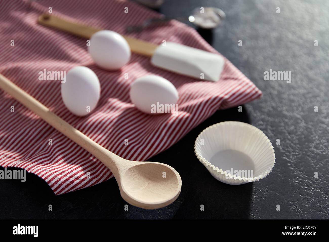 Spoon sieve hi-res stock photography and images - Alamy