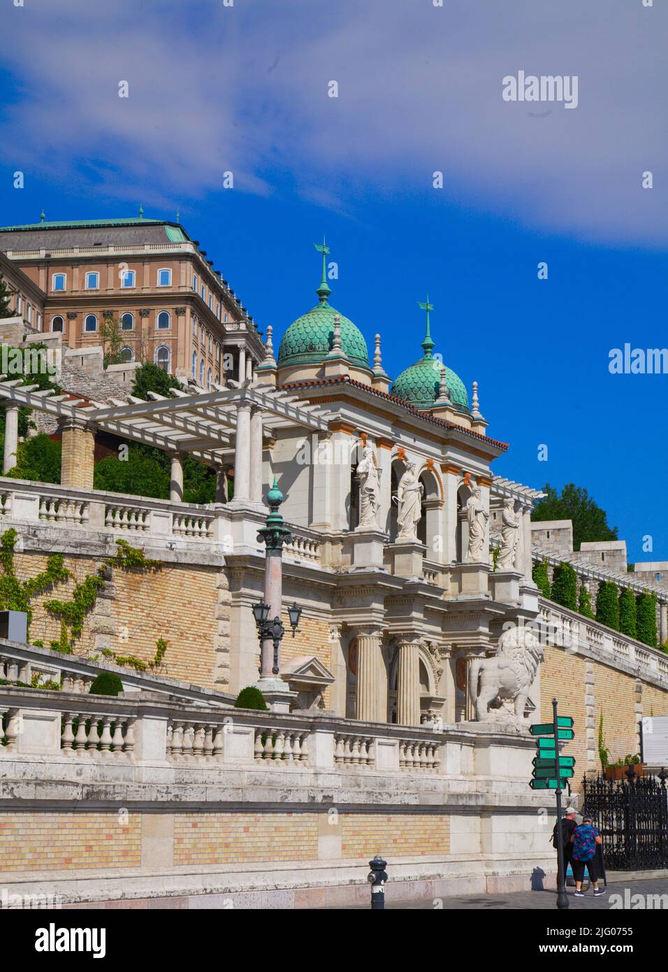Castle garden bazar hi-res stock photography and images - Alamy