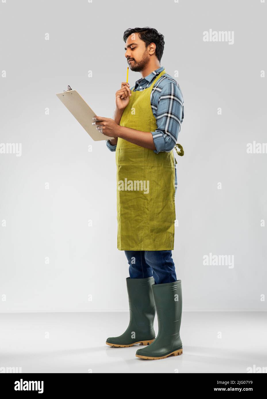 Male farmer thinking rural hi-res stock photography and images - Alamy