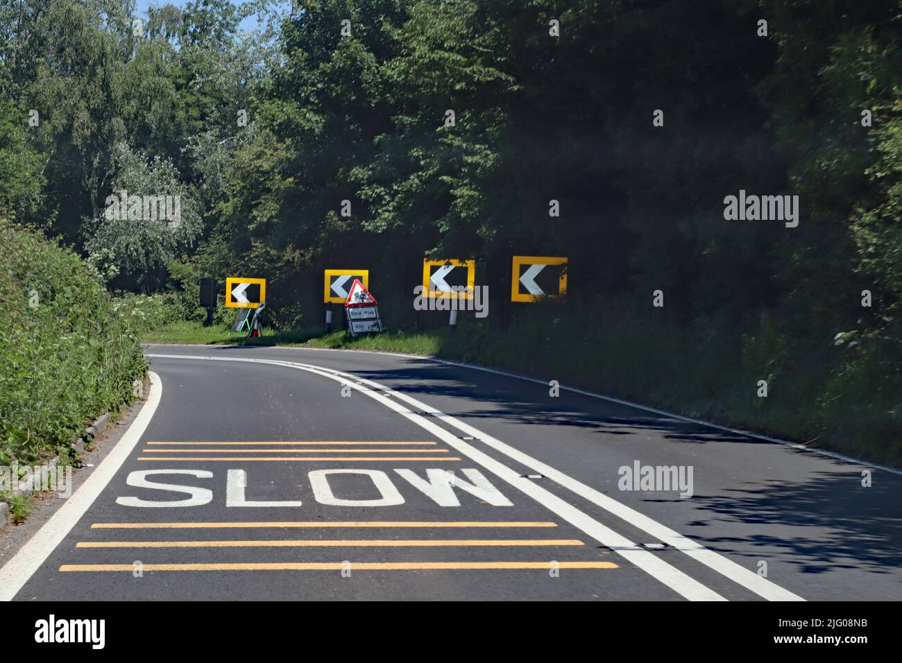 Hazard chevrons hi-res stock photography and images - Alamy