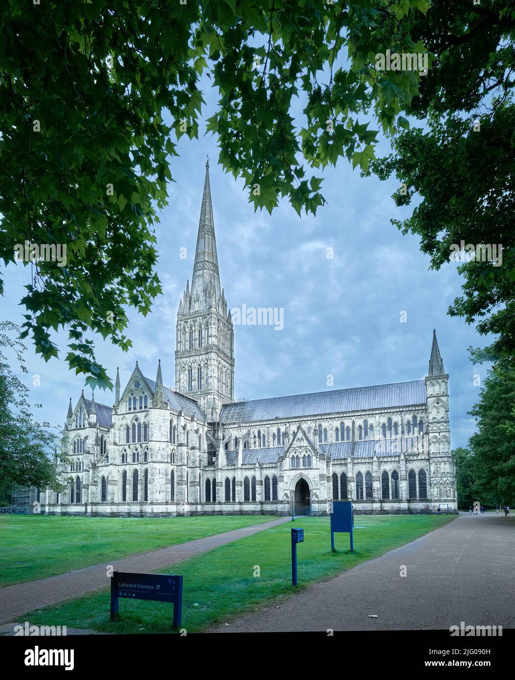 Medieval architecture thirteenth century ad christian cathedral hi-res ...