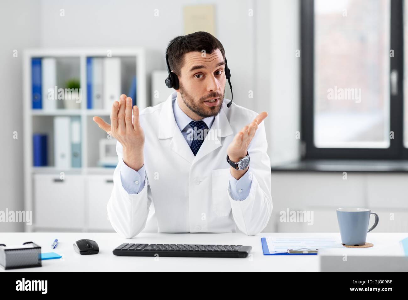 Hospital call hi-res stock photography and images - Alamy