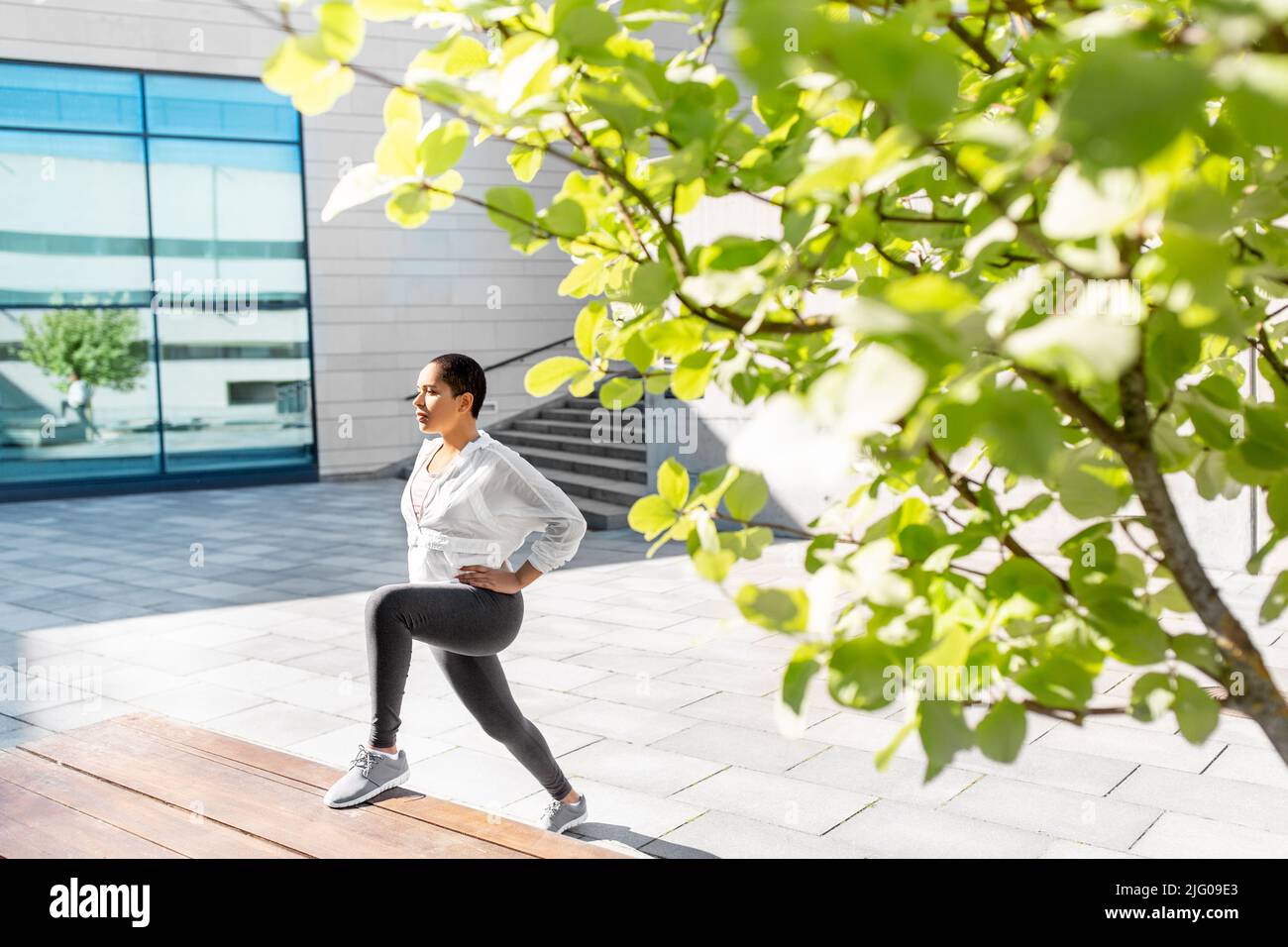 african american woman doing sports outdoors Stock Photo - Alamy