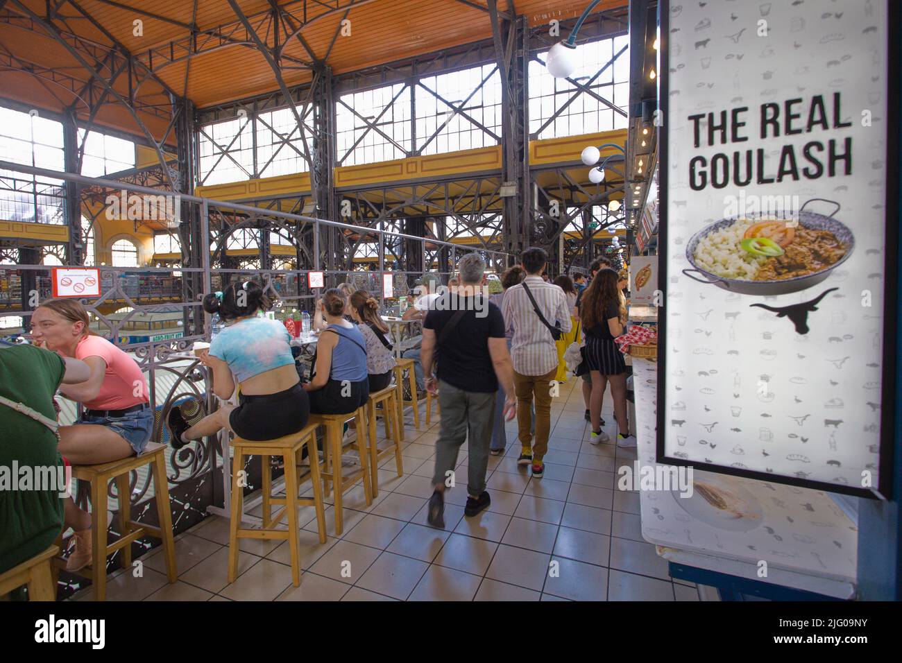 Central market budapest eating hi-res stock photography and images - Alamy
