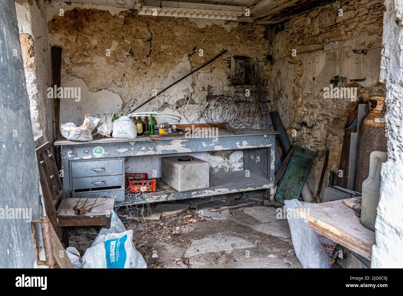 The dirty room of an abandoned house Stock Photo - Alamy