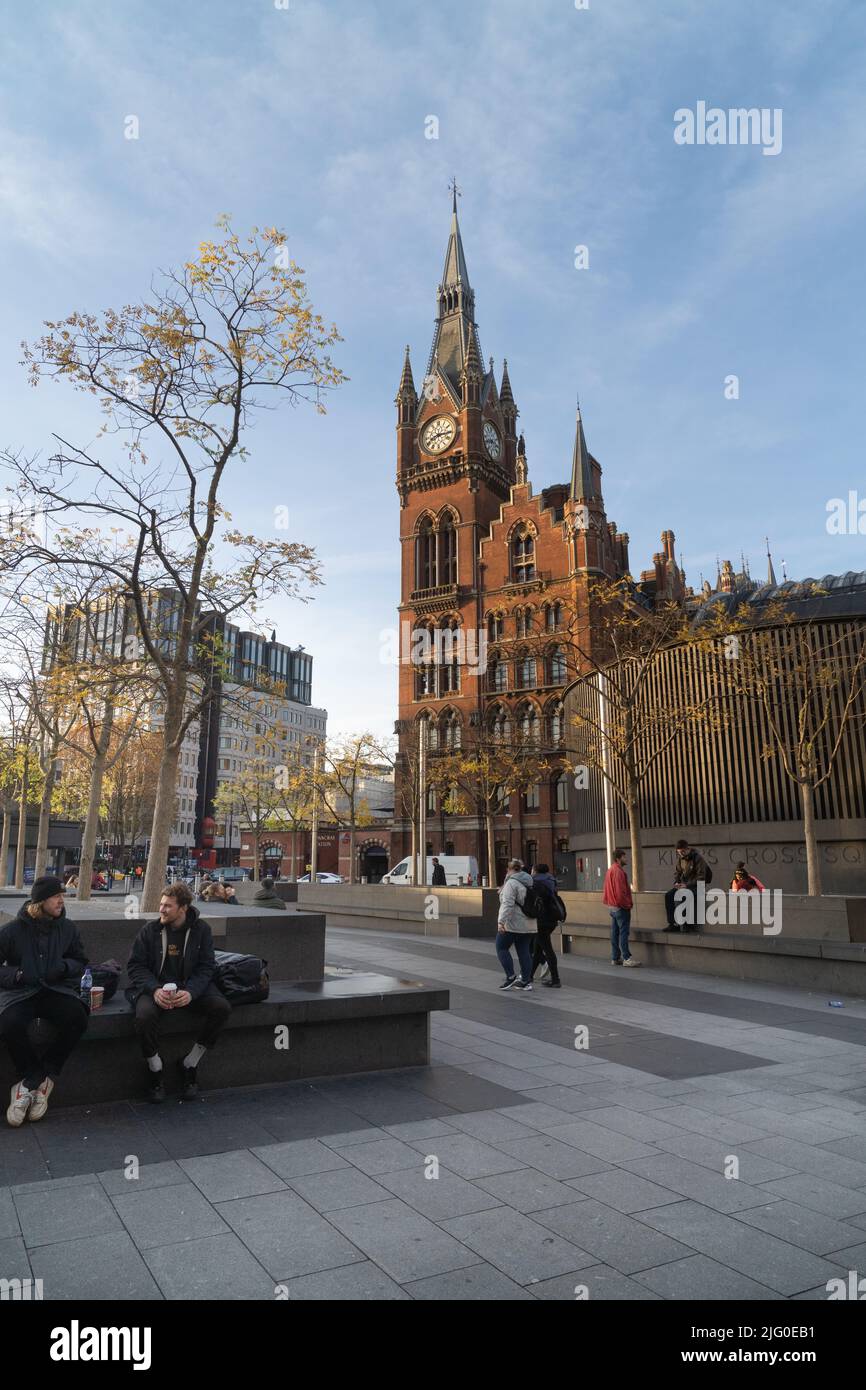 St. Pancras Renaissance Hotel London - Marriott Stock Photo - Alamy