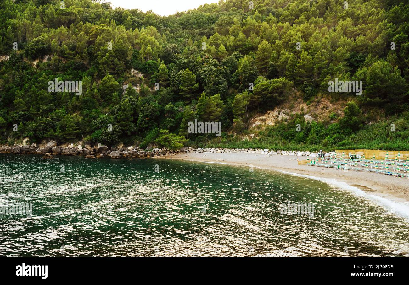 Spiaggia dei sassolini hi-res stock photography and images - Alamy