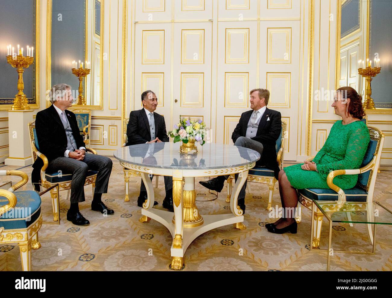 Presentation of the credentials of the ambassador of the republic of ...