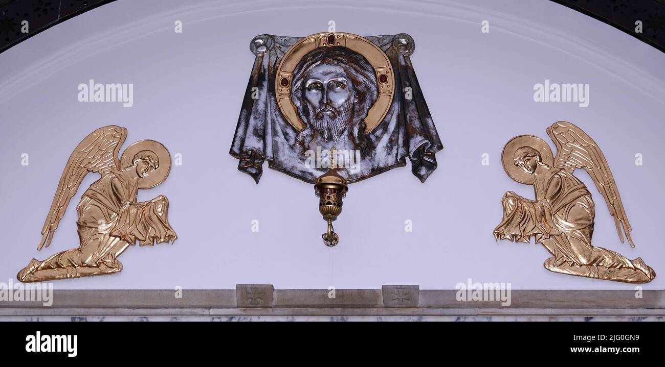 Golden angels hi-res stock photography and images - Alamy