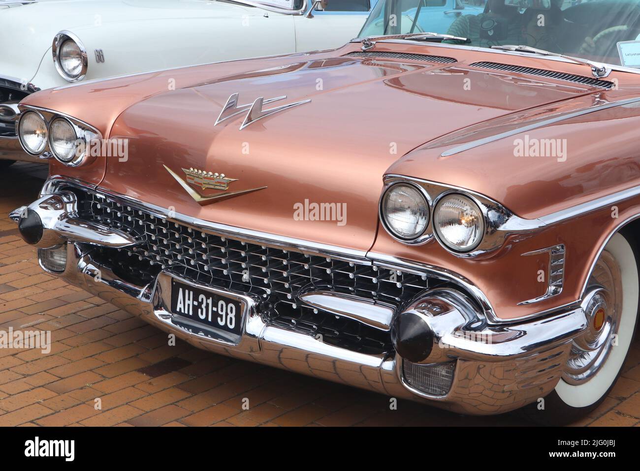 Bronze car hi-res stock photography and images - Alamy