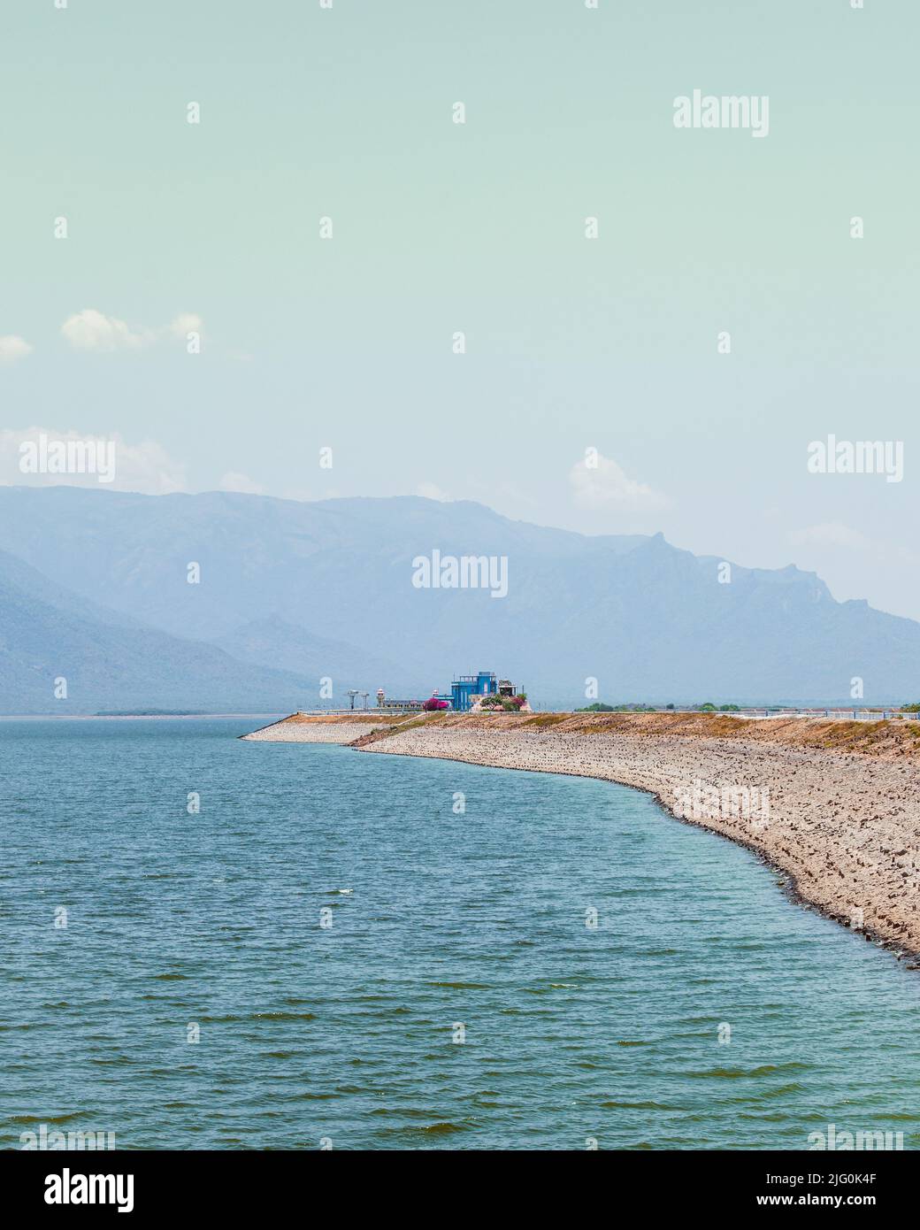 A vertical shot of Bhavanisagar dam near the water in Coimbatore, India ...