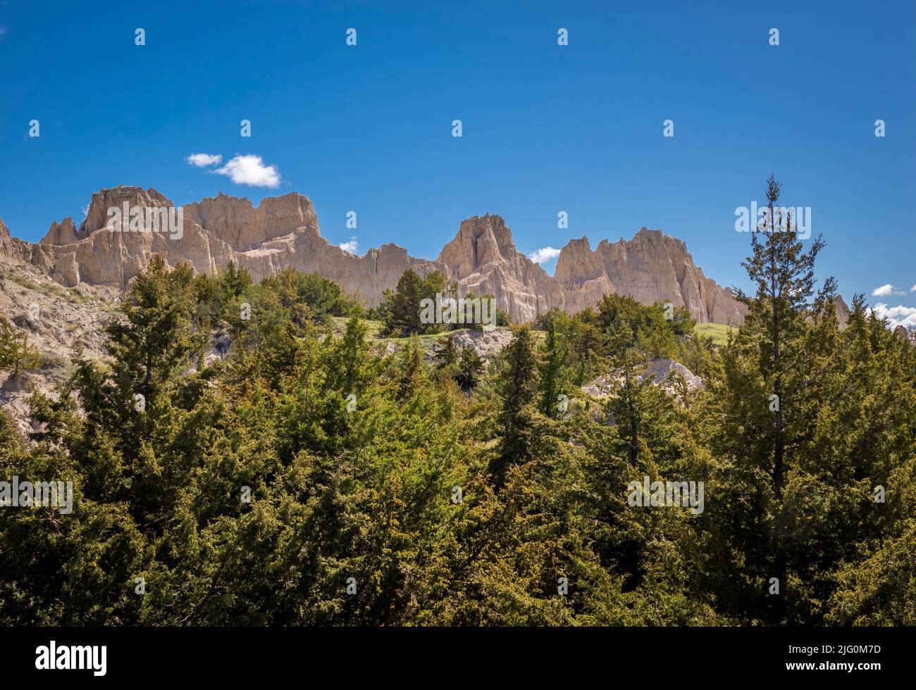 View of rock cliff wall from the Cliff Shelf Nature Trail in Badlands ...