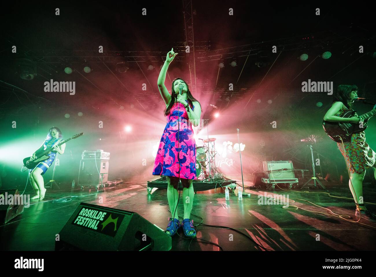 Singer accorinrin hi-res stock photography and images - Alamy