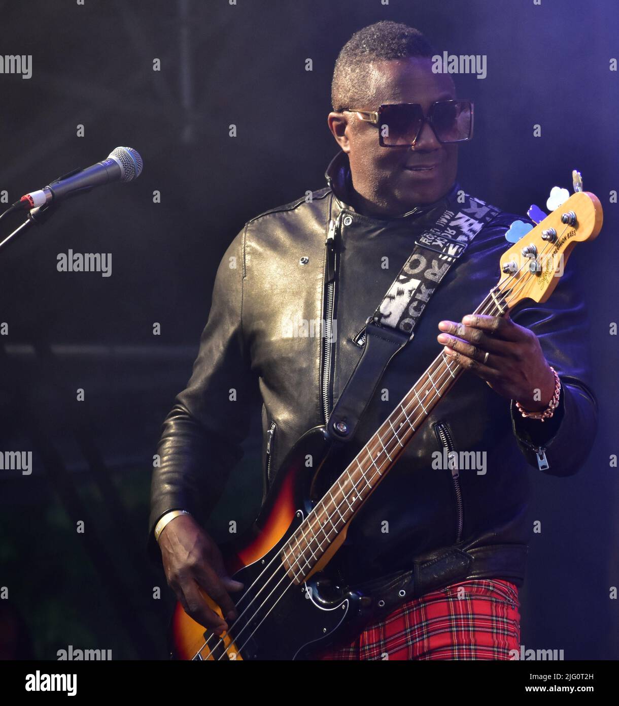 Simon bartholomew musician hi-res stock photography and images - Alamy