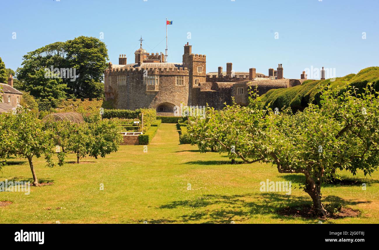 Walmer castle hi-res stock photography and images - Alamy