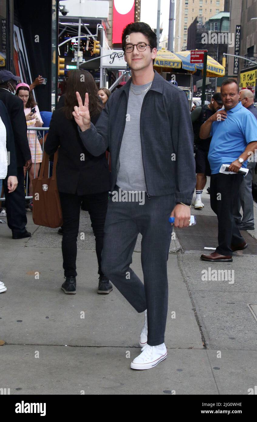 Meg Donnelly And Milo Manheim At Good Morning America -PICTURED: Milo ...