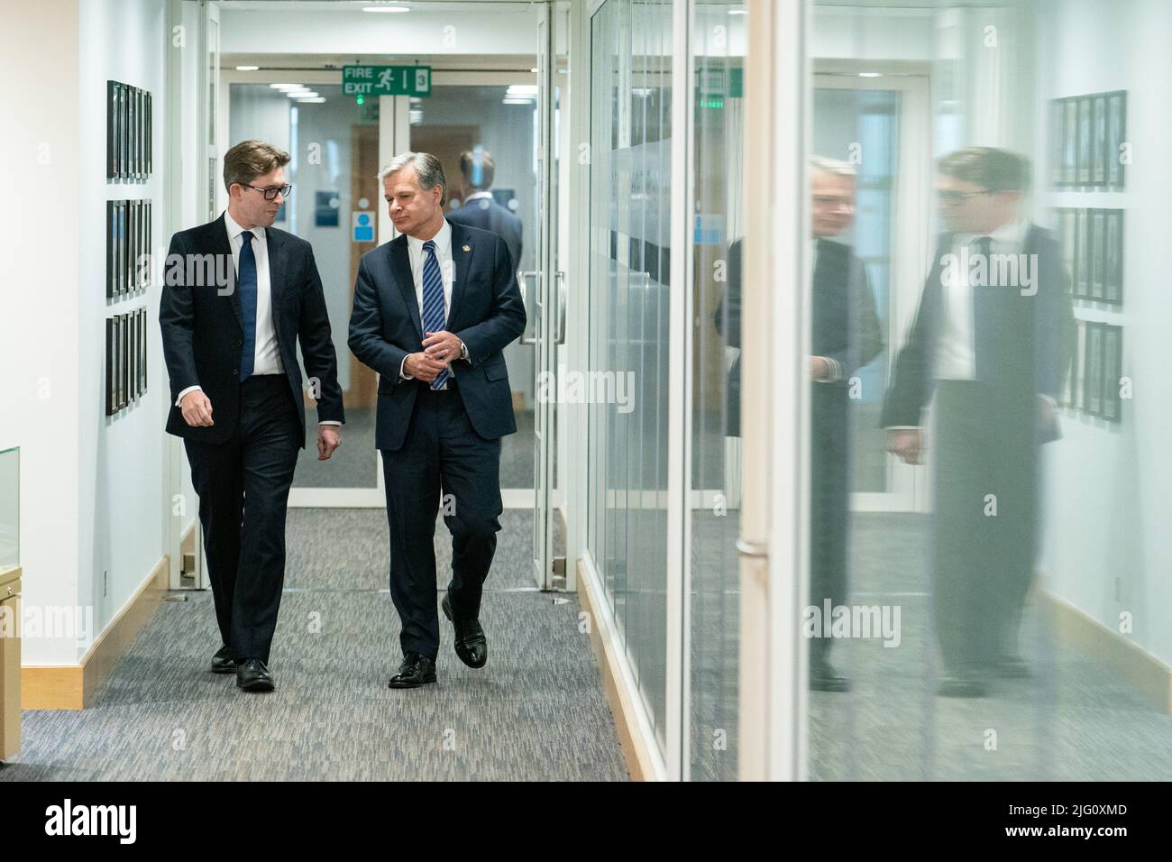 MI5 Director General Ken McCallum (left) and FBI Director Christopher ...