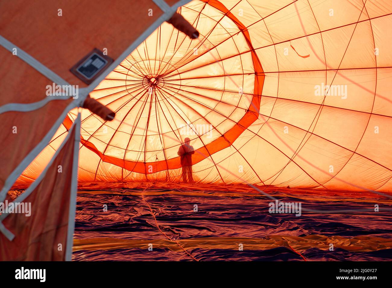 Balloon takeoff hi-res stock photography and images - Alamy