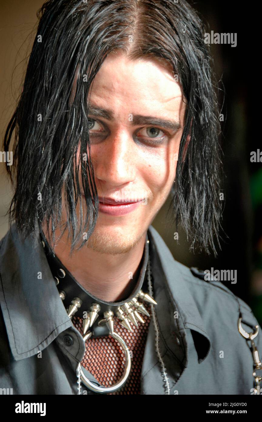 People at MegaCon dressing and acting like characters they admire for ...