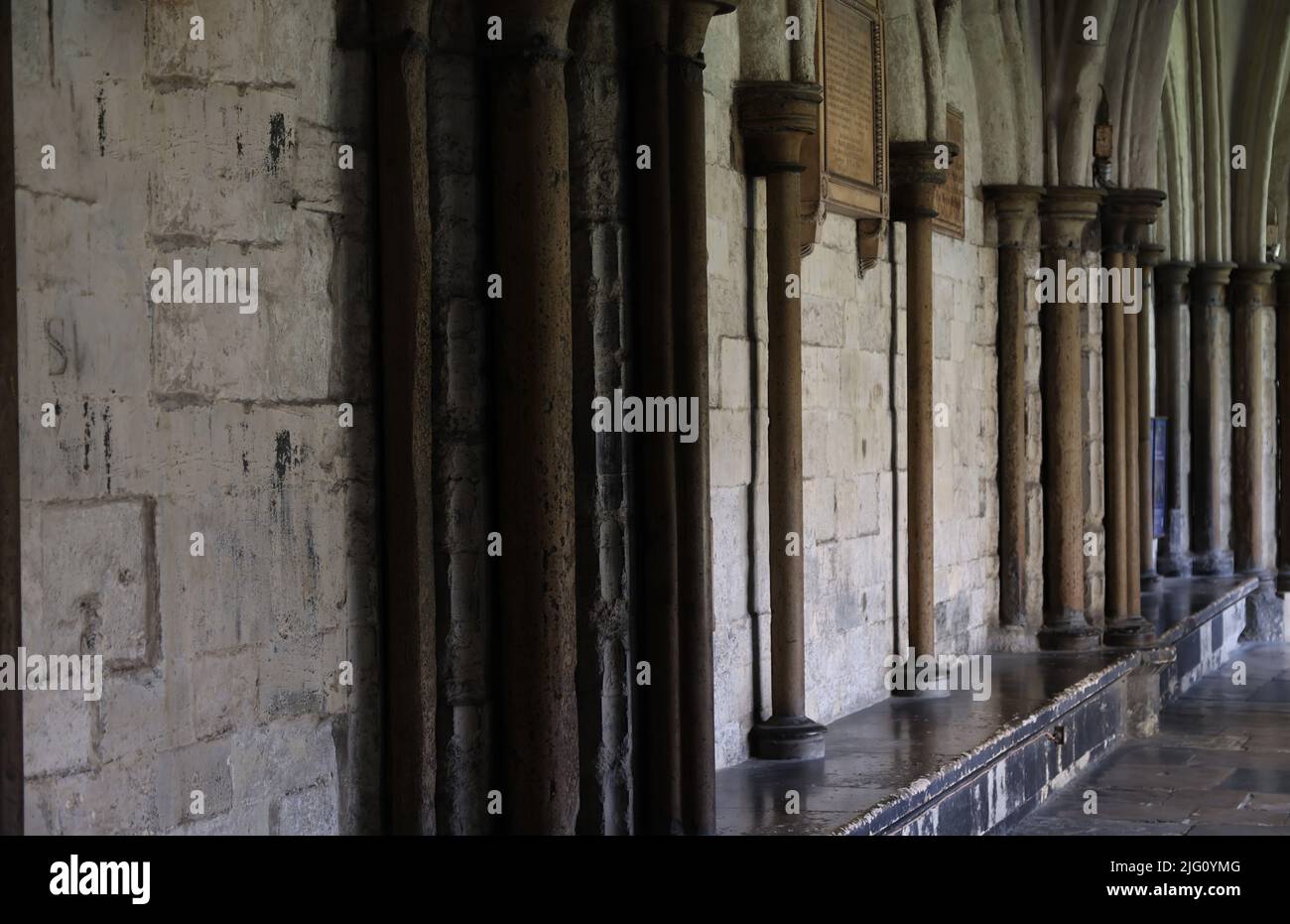 Colonnade in Westminster Abbey in London Stock Photo - Alamy