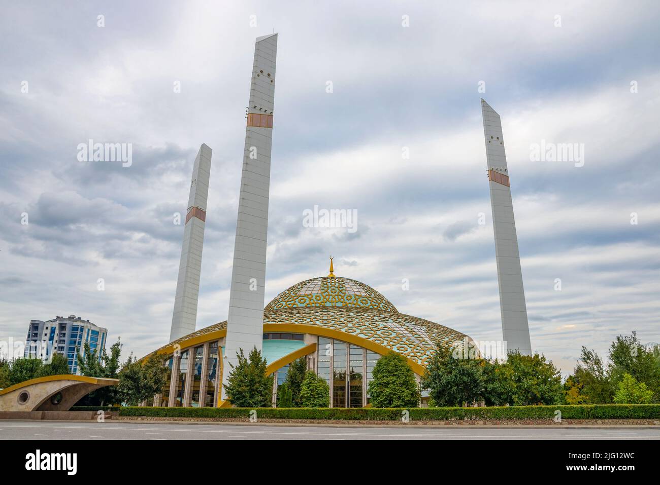 ARGUN, RUSSIA - SEPTEMBER 28, 2021: Mother's Heart Mosque, cloudy ...