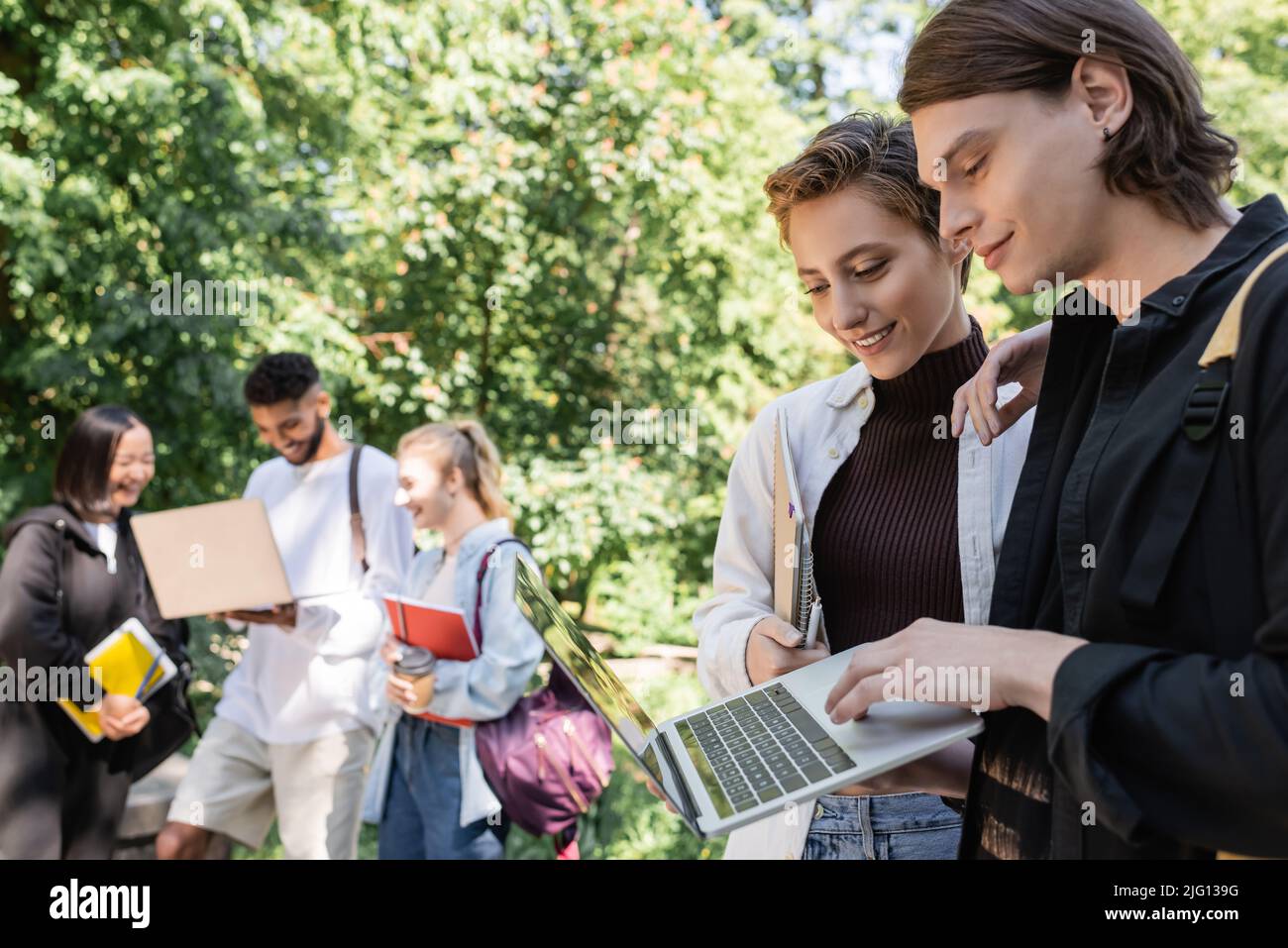 College students using laptops hi-res stock photography and images - Alamy