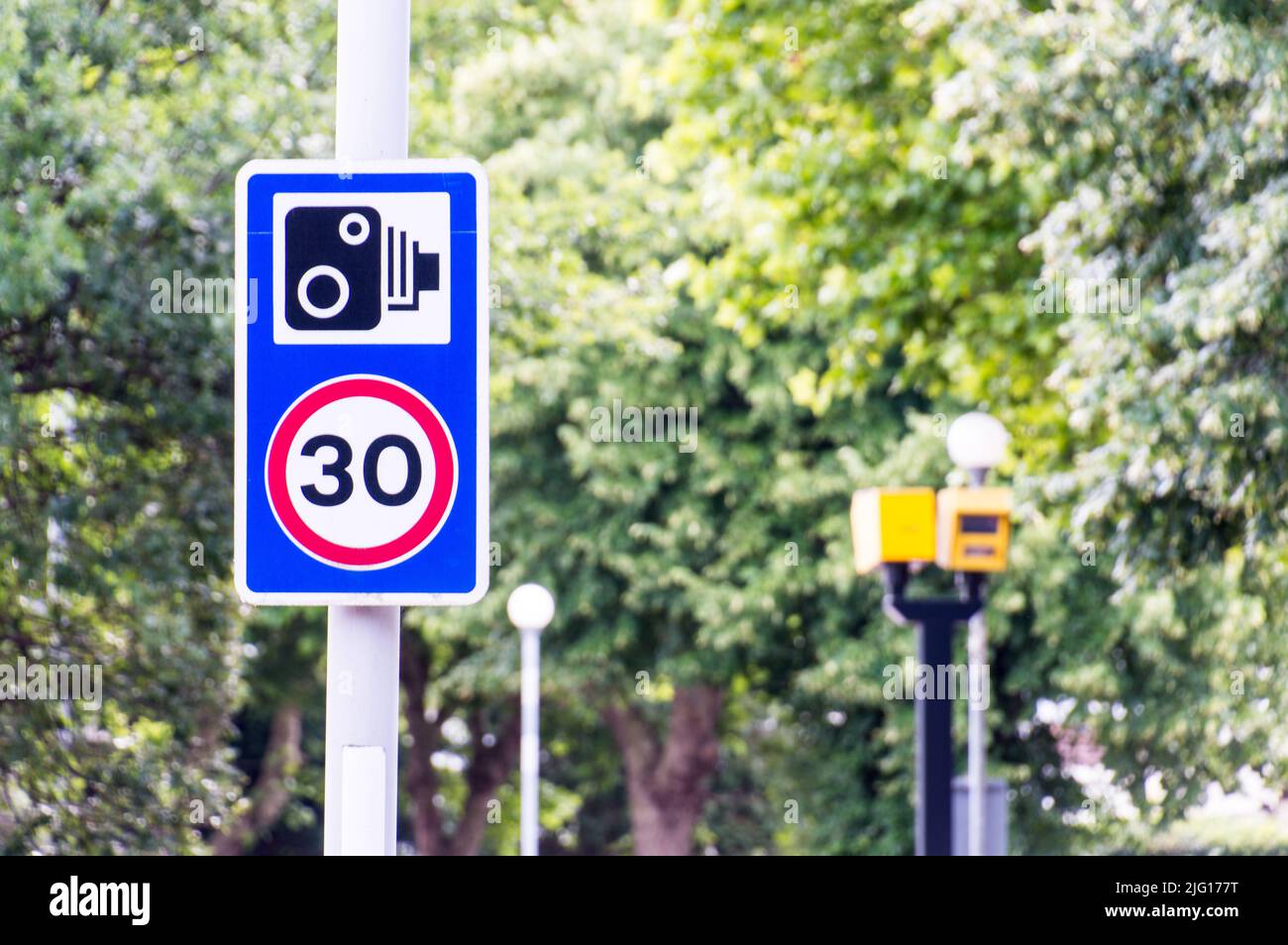 30 mph area hi-res stock photography and images - Alamy