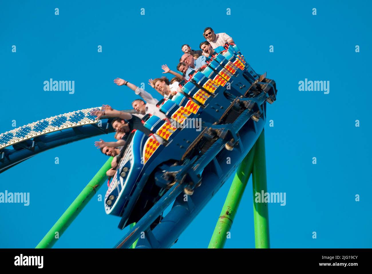 Rollercoaster people hi-res stock photography and images - Alamy