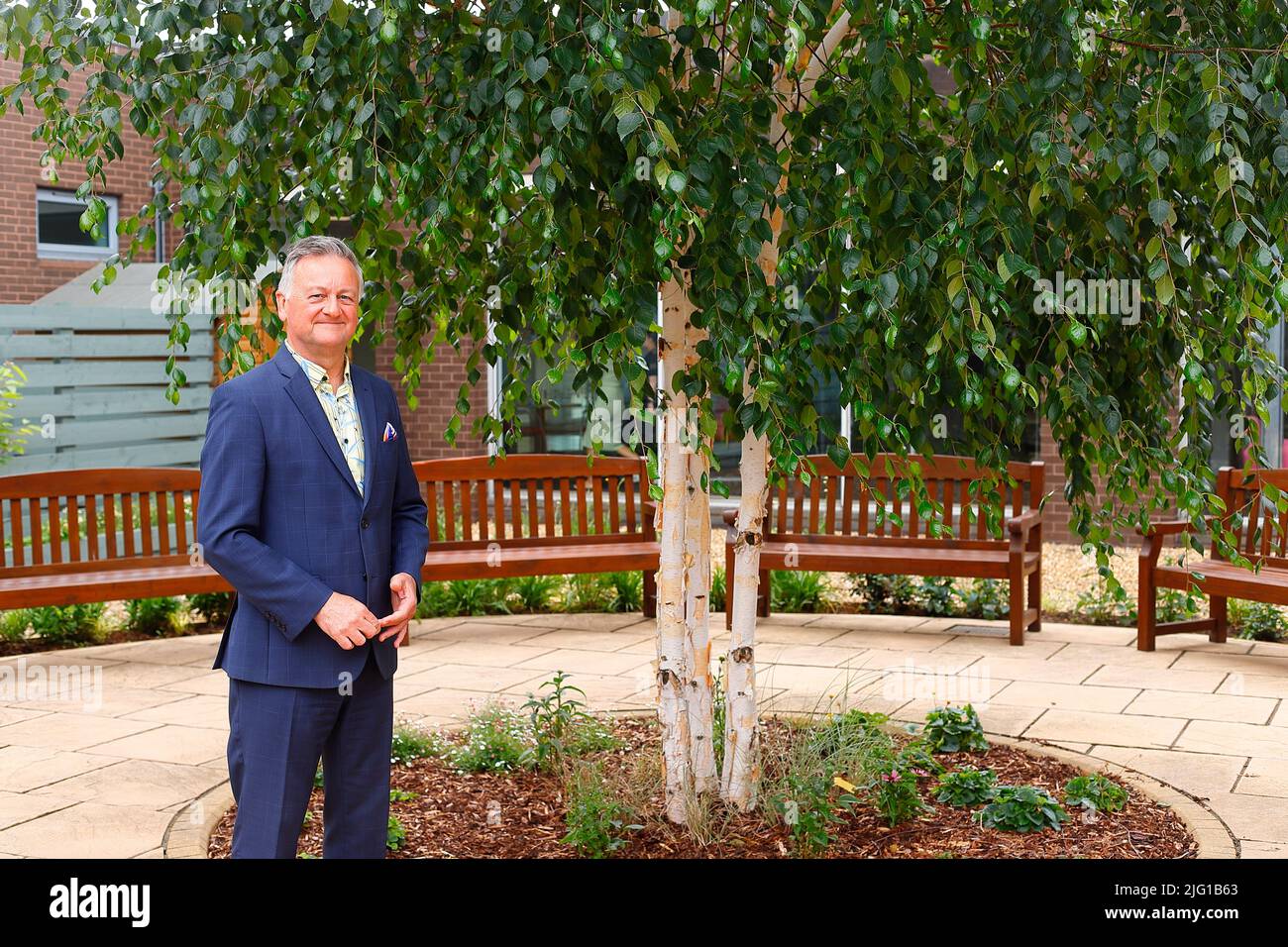 ITV Meteorologist & longest serving weather presenter Jon Mitchell, who ...