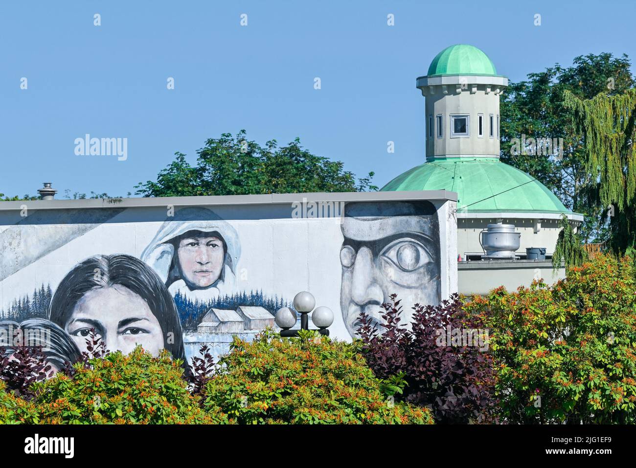 Native Heritage mural by artist Paul Ygartua, Chemainus Theatre ...