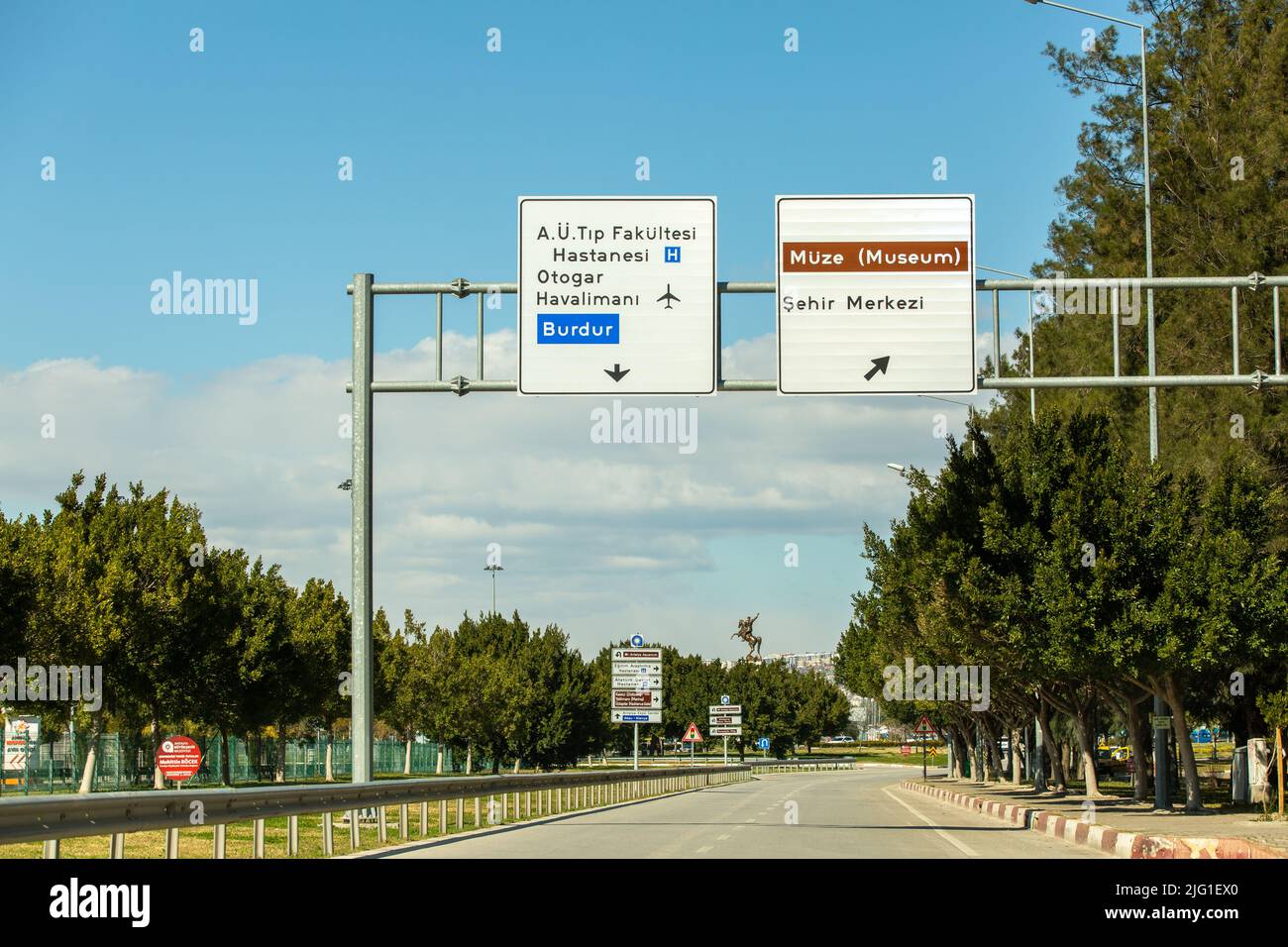 Antalya/Turkey - 20/03/2022: City road signs in Turkey Stock Photo - Alamy