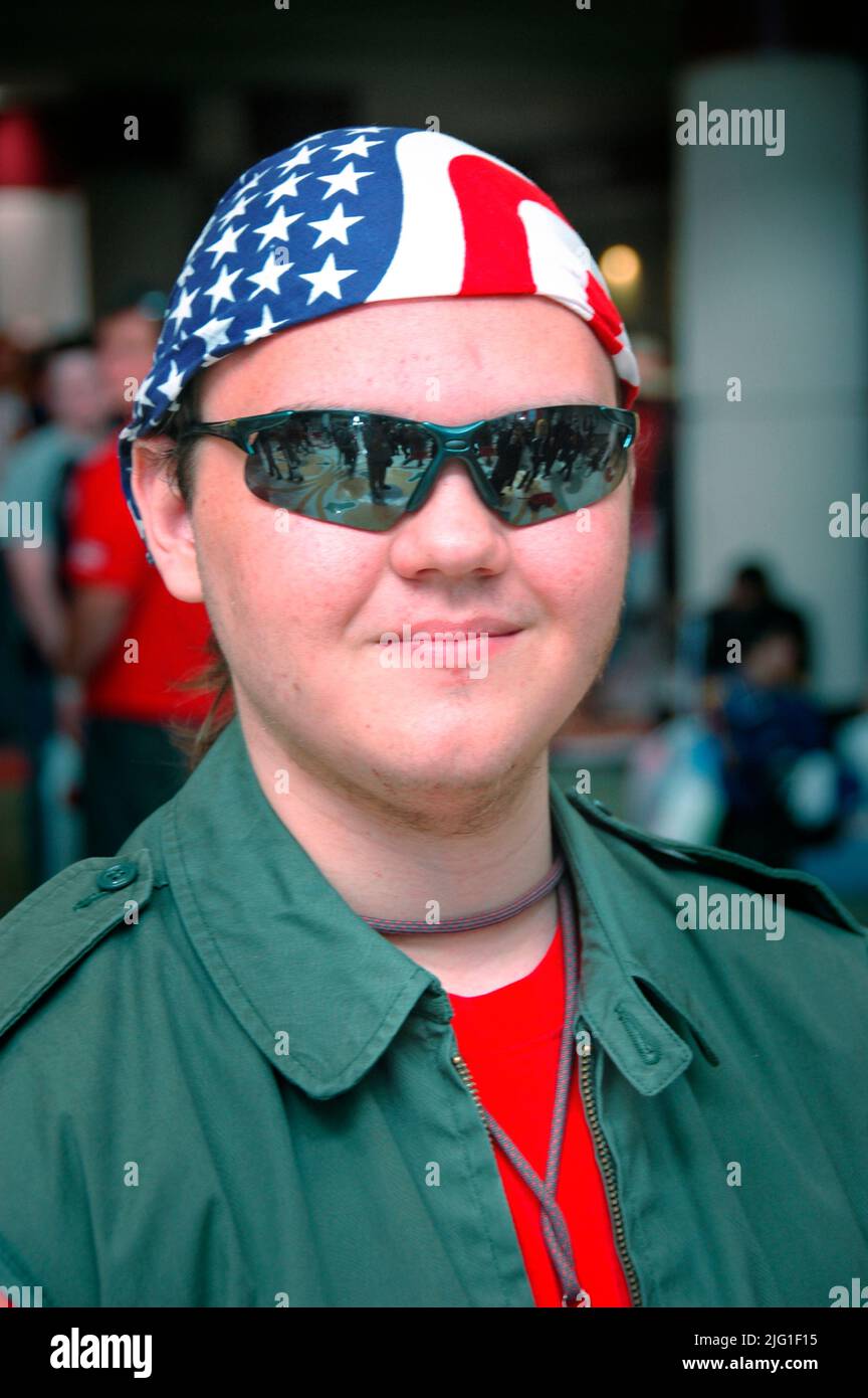 People at MegaCon dressing and acting like characters they admire for ...