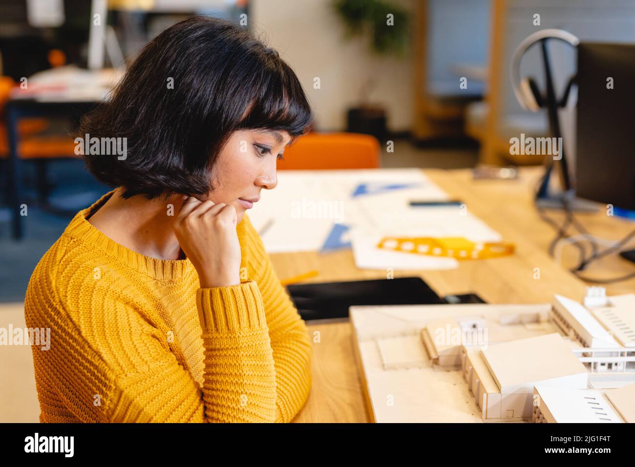 Female architect and model hi-res stock photography and images - Alamy