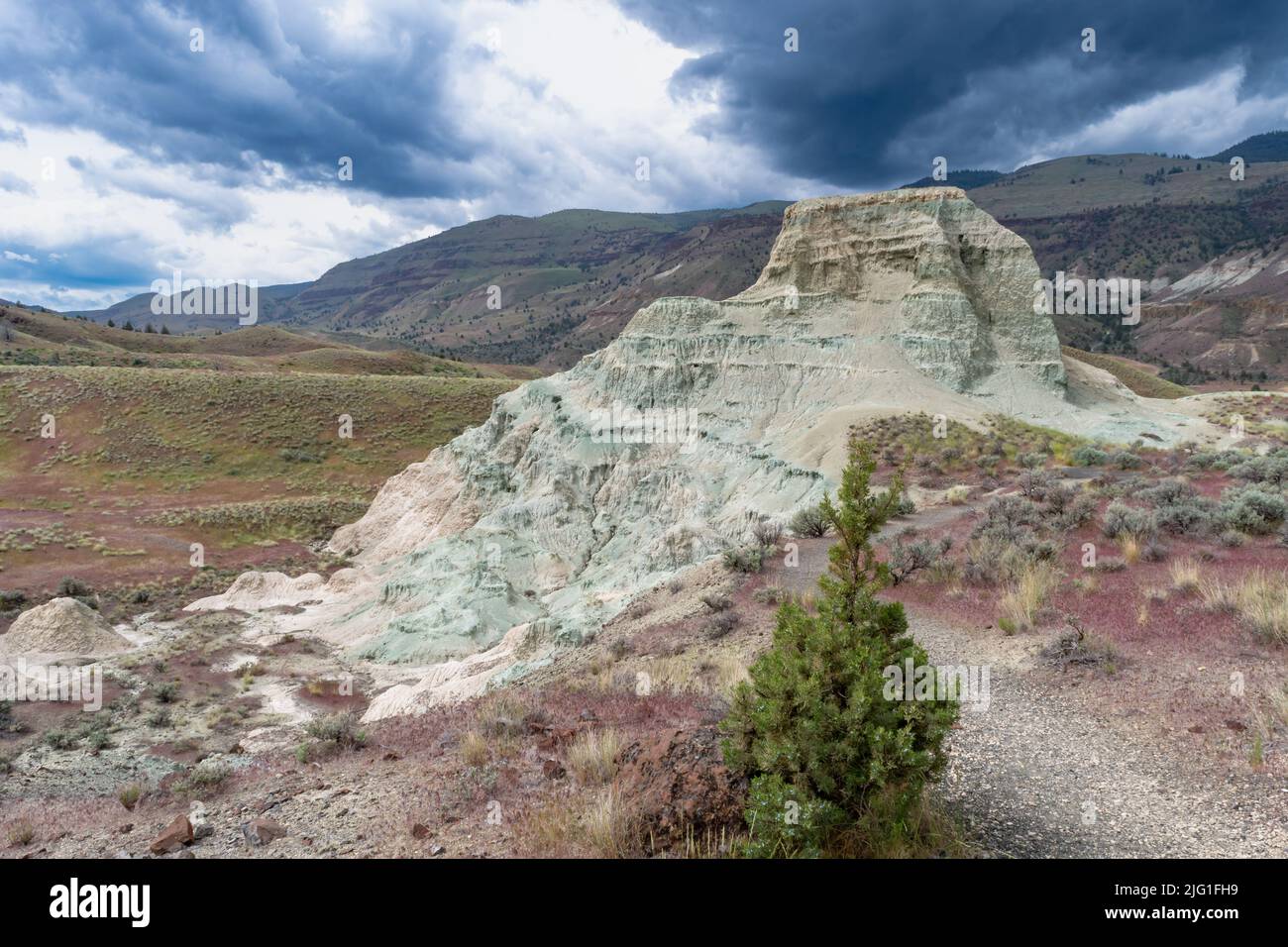 Blue basin hi-res stock photography and images - Alamy