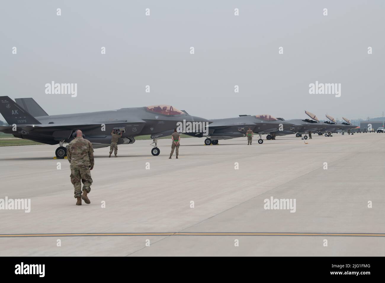 Maintenance personnel conduct F-35 Lightning II post-flight checks at ...